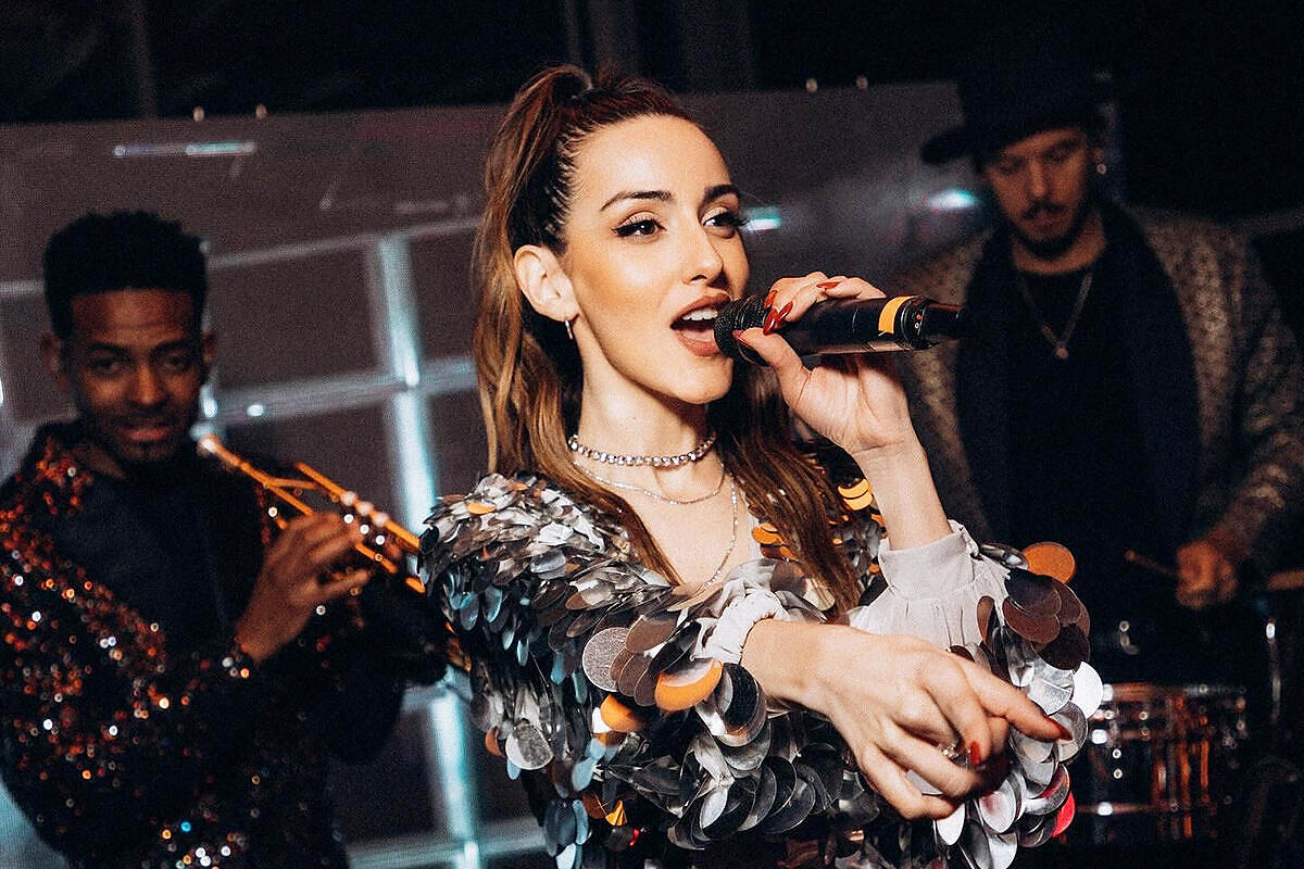 Contratar a María Cucarella | Músicos y Artistas TOP Supermúsica